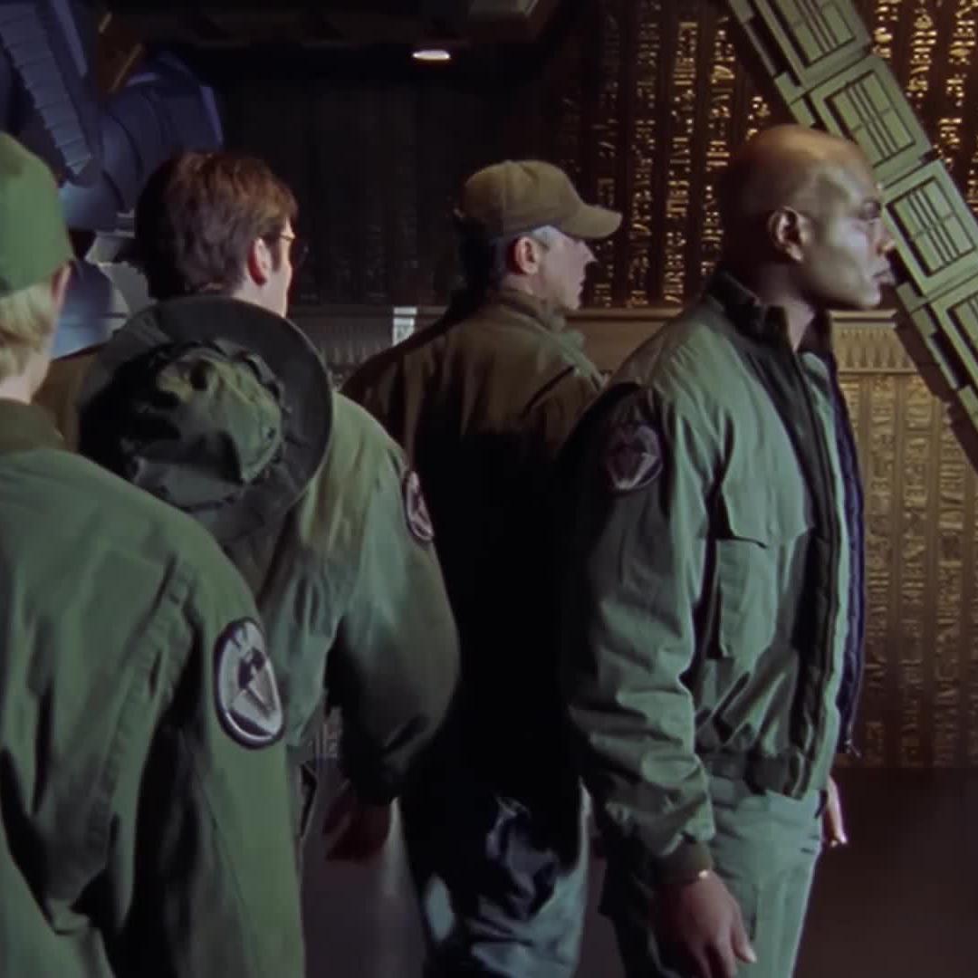Goa'uld cargo transport. The ship's of an older design. I have ...
