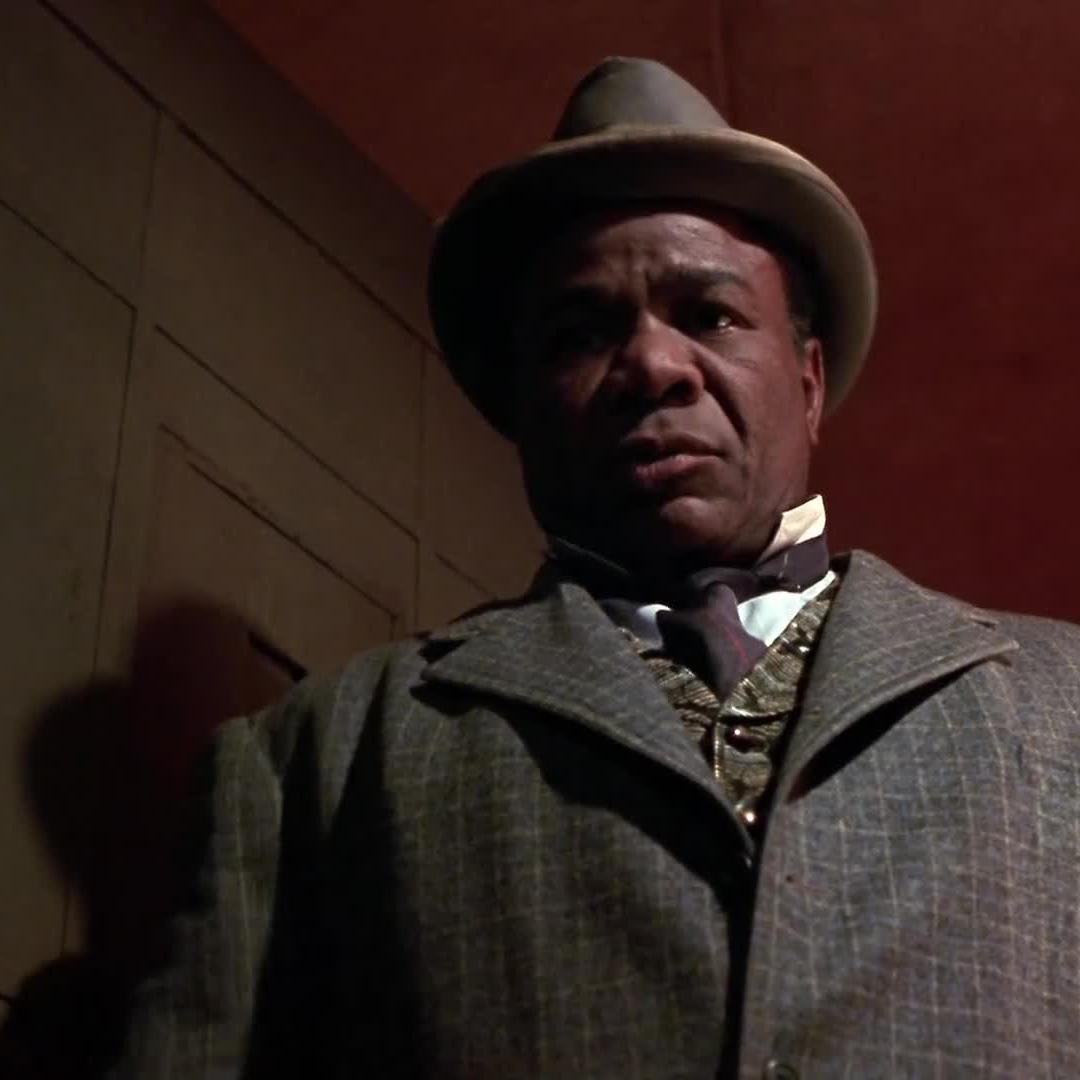 - I got Mr Raymond's cigarettes.- Go on in the back. - Harlem Nights ...