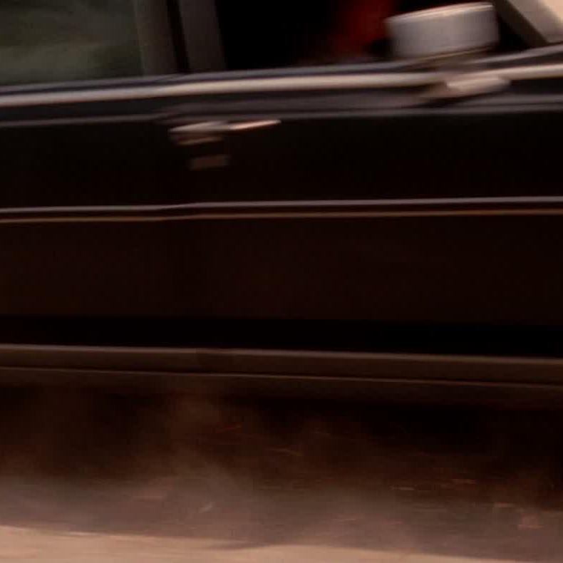 - It was Scott! How could it be Scott? - Your fianc? The T- X is ...