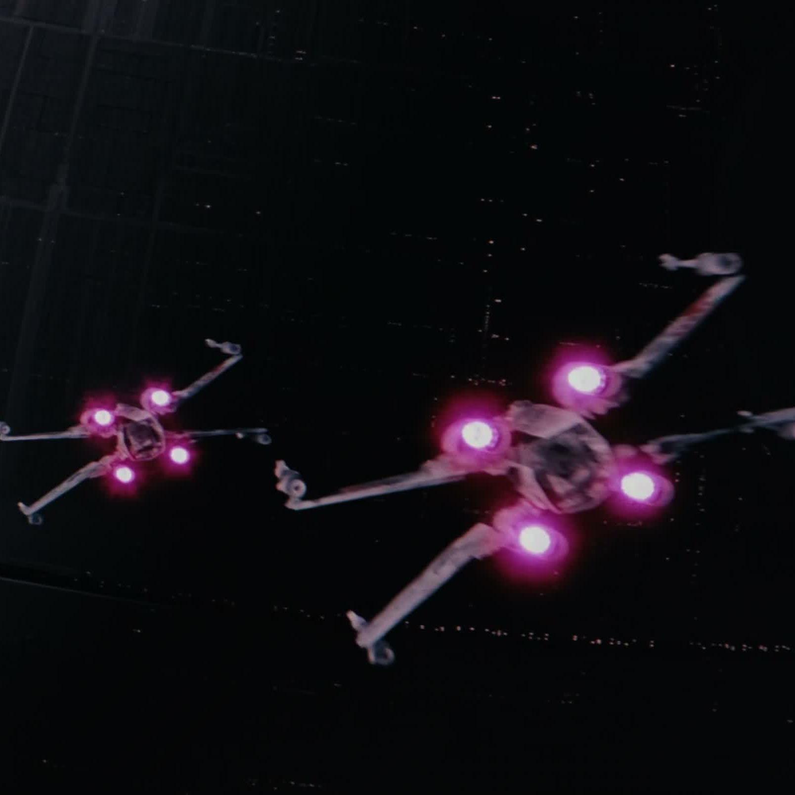Look at the size of that thing. Cut the chatter, red two.Accelerate to ...