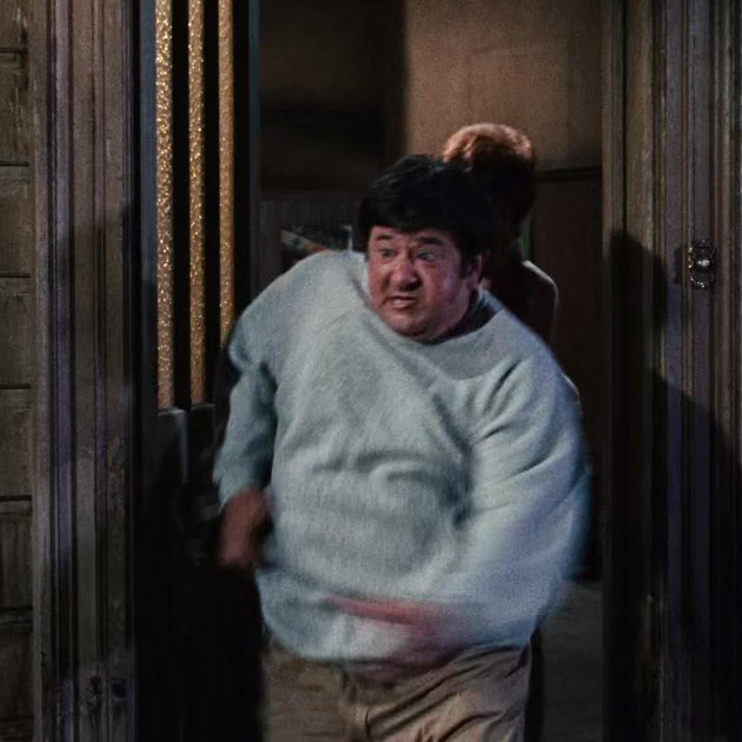 Noooo! Stop it, stop it! You don't know what you're doin'! Look! Look ...
