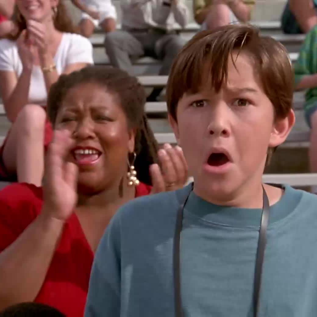 And Ben Williams makes a miraculous catch! Holy cow! How did he do that ...