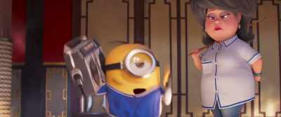 Bello, chica. ...kung fupor smoochie, smoochie? - Minions: The Rise of ...