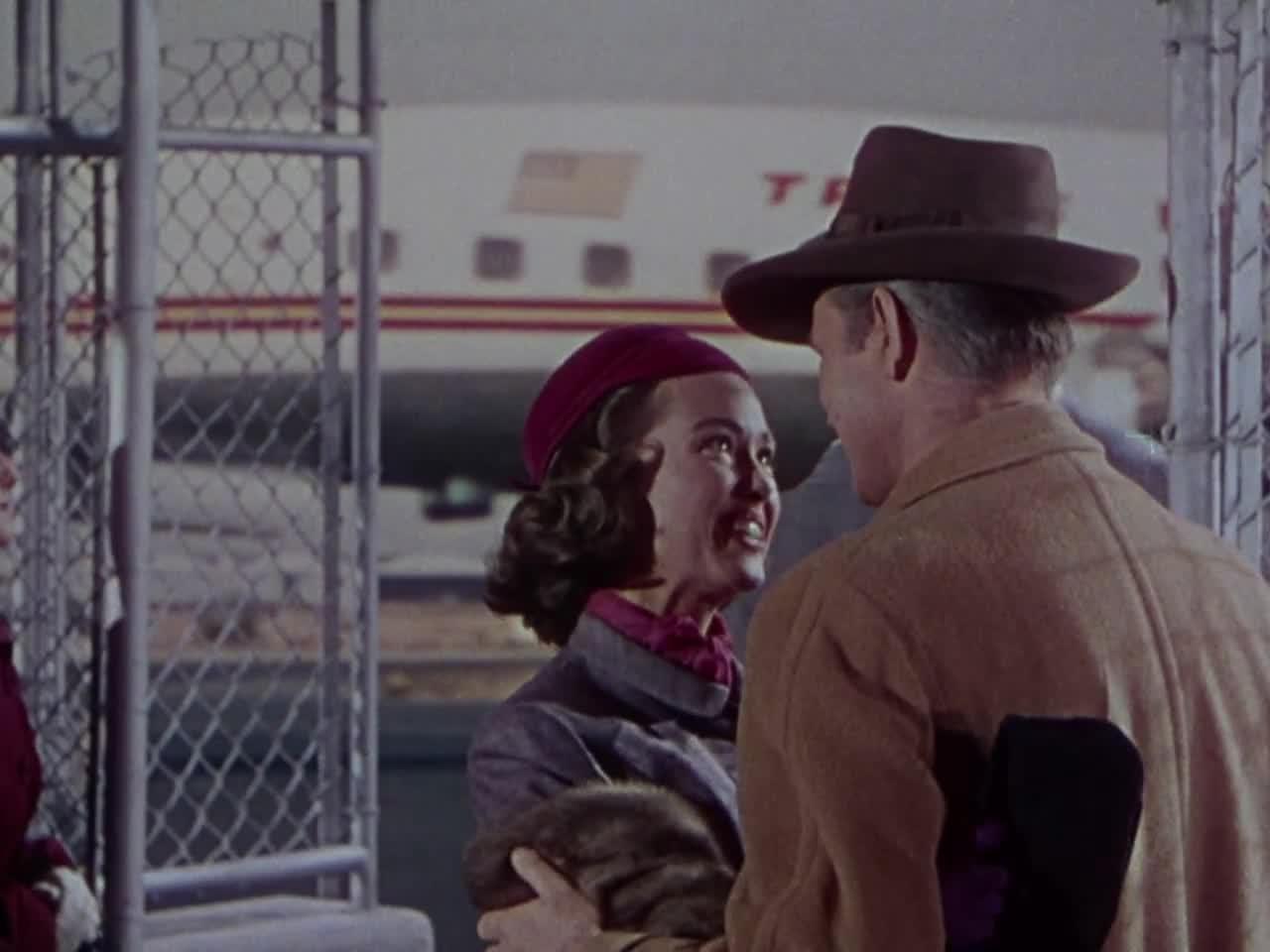 Darling, you're home. Oh, am I glad to see you. - Welcome home, Bob ...