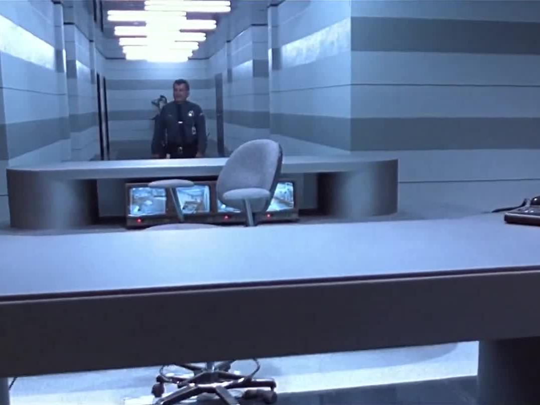 Gibbons? Gibbons, come on, man. You can't leave the desk like that ...