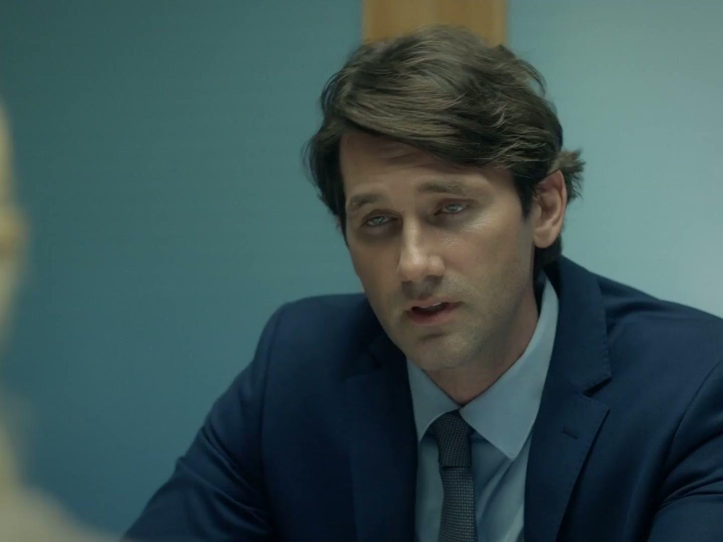 Hey. Hey, I don't knowwhy she was with him. - Betrayed by Love | Clip.Cafe
