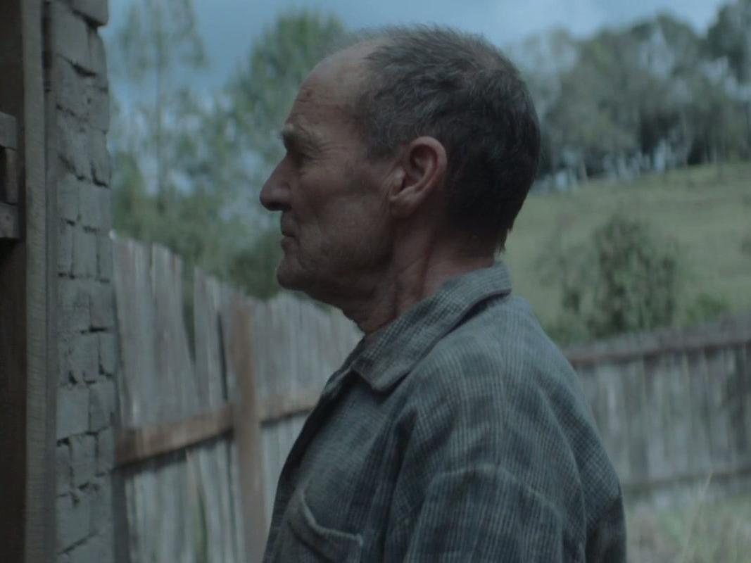 - How do you know my name?- Oh. It's written here. - My Neighbor Adolf ...