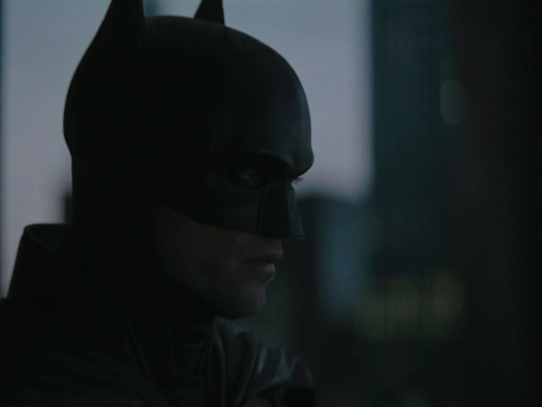 I go after him.Lean on him to give up the rat. - The Batman | Clip.Cafe