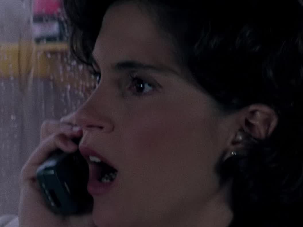 I gotta go Julia, we got cows. - Twister | Clip.Cafe