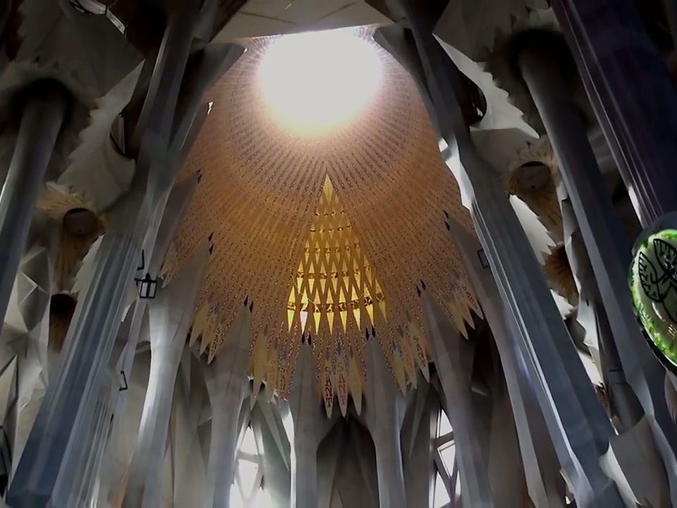 Ingenious double twist columns enabled this structure to soar higher ...