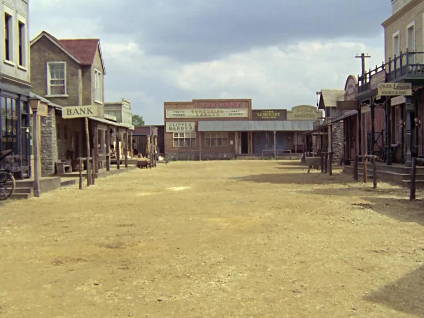 Knutt. This is Rumpo. I'm coming in. - Carry on Cowboy | Clip.Cafe