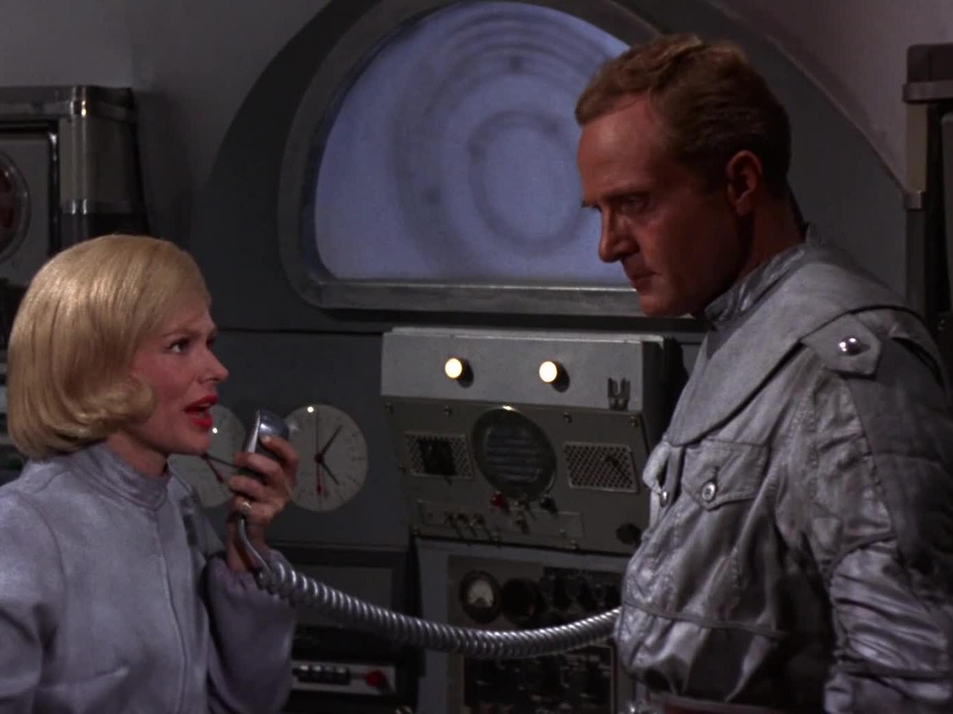 "Meteor. Meteor, answer please. Allan, I want to talk to you. It's no ...