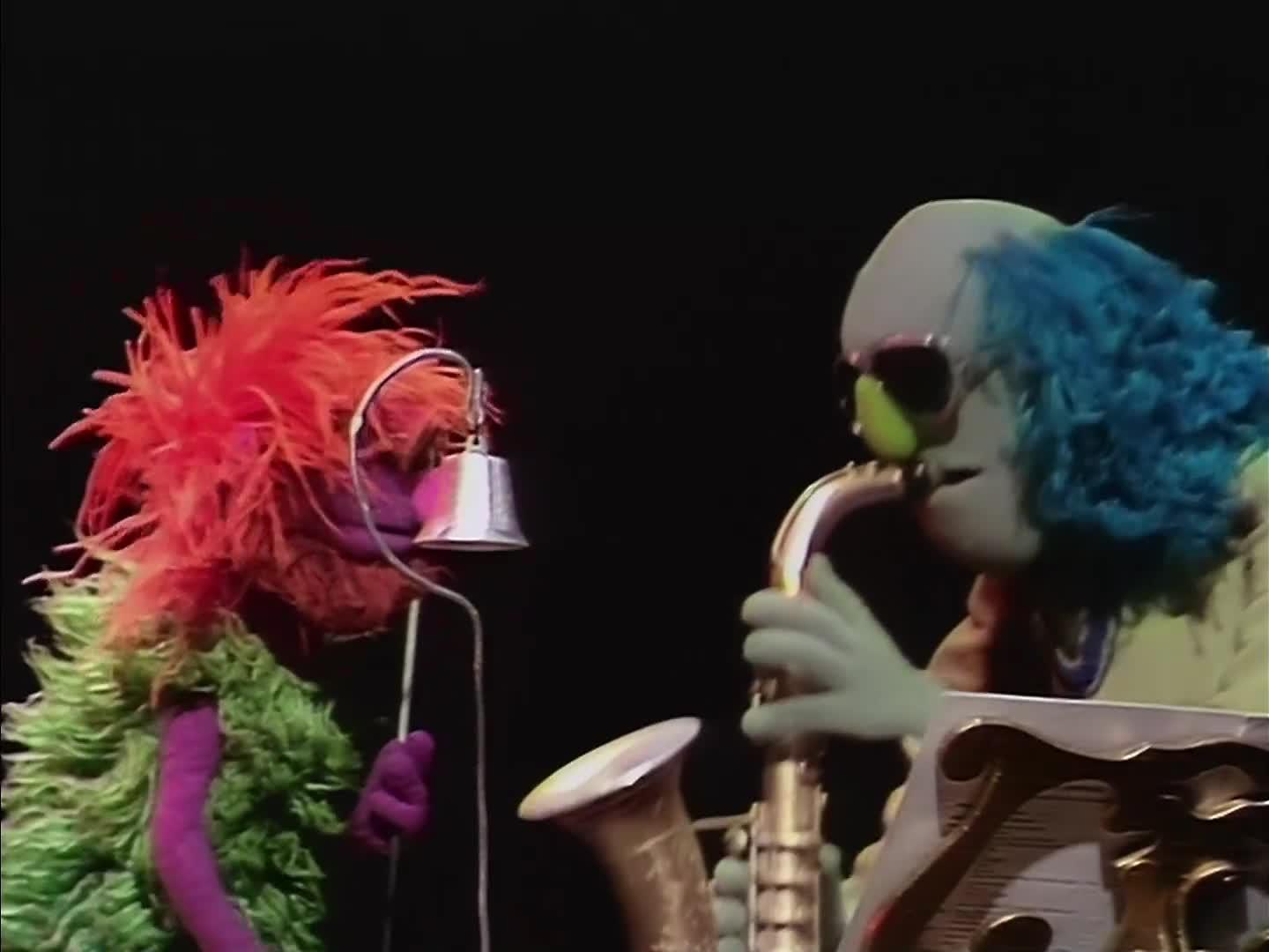 [PLAYS ONE NOTE AND BELL RINGING] - The Muppet Show | Clip.Cafe