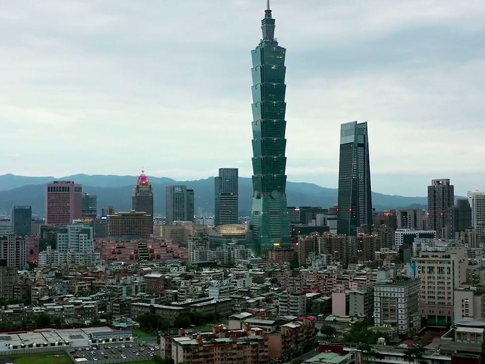 Taipei 101 has a damper system featuring a mighty 728 ton pendulum ...