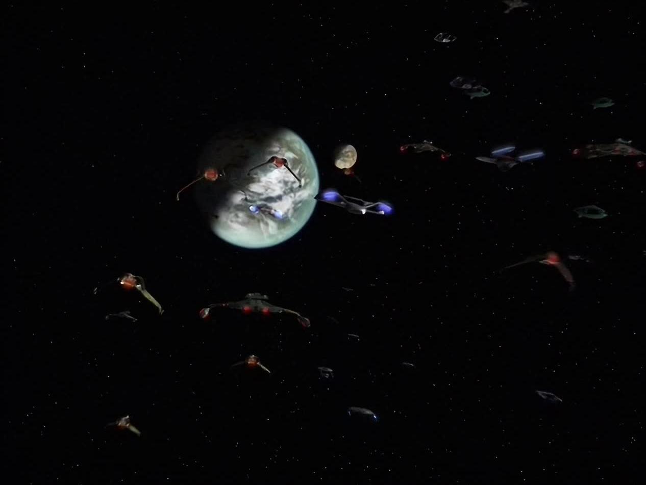 - They've locked weapons on us.- All auxiliary power to forward shields ...