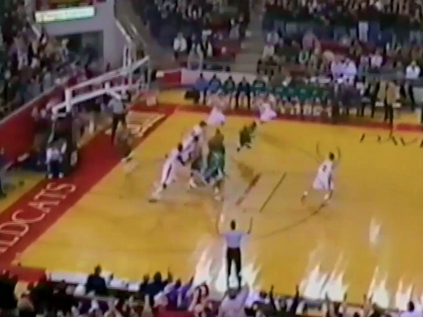 Three pointer for Steph Curry! - Stephen Curry: Underrated | Clip.Cafe