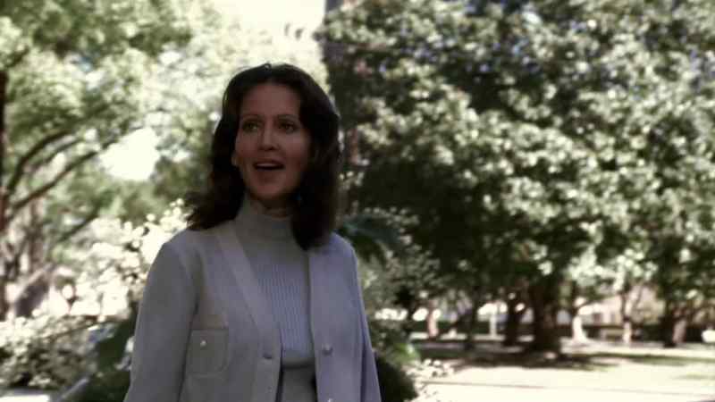- Hi, there.- Hi. Is this the Wadsworth House? - Mm-hm.- Thank you ...