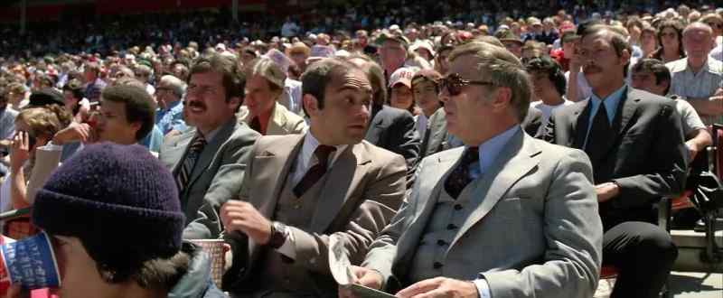 Mr. Mayor, l think if we want to beatthe crowd, we should leave now ...
